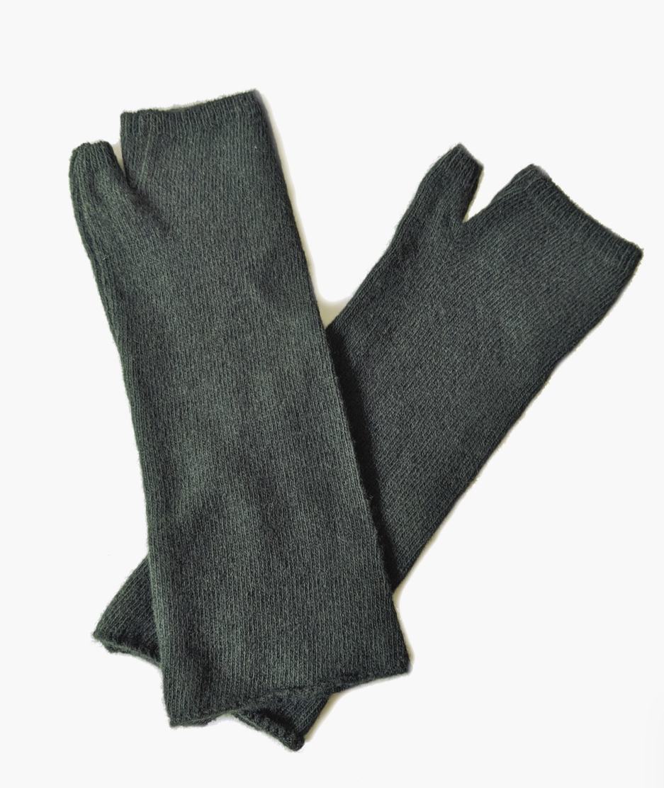 Noel Fingerless Mittens – Winifred Grace